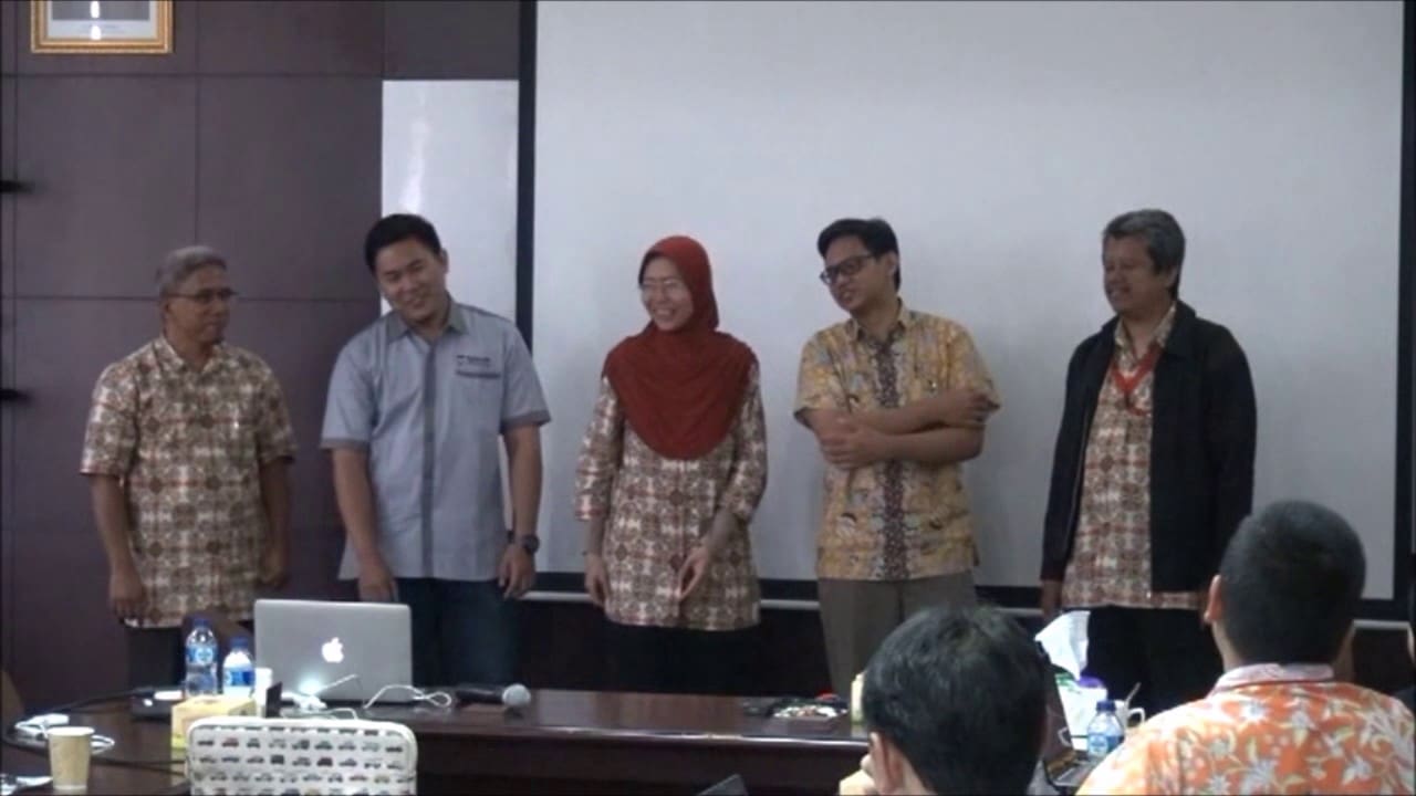 (15) Telkom University - Workshop Public Speaking 2016 bersama Ghani Kunto