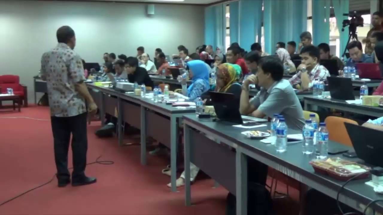 (4) Telkom University - Implementasi SCL pada Rencana Pembelajaran oleh : Dr. Robinson Situmorang